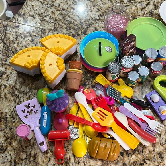 Toys | Big Lot Of Play Food Plates And Silverware For Kids Kitchen ...